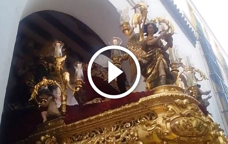 DIFICILÍSIMA SALIDA DE LA SAGRADA MORTAJA (SEVILLA 2017)