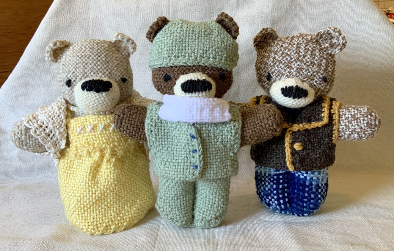 Pin Loom Weaving: Home is where your pin loom honey bear is