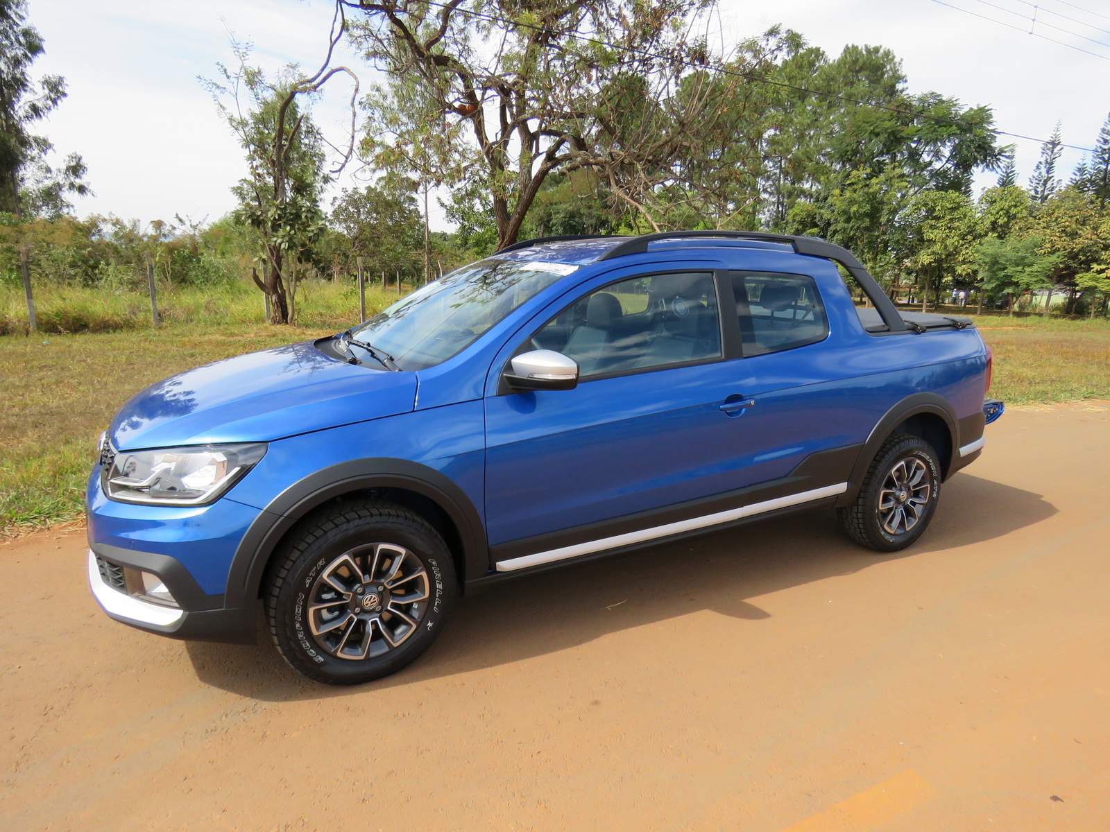 VW Saveiro Cross Cabine Dupla 2017: vídeo, consumo, teste