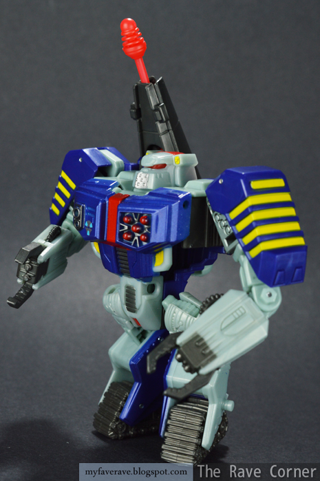 The Rave Corner: Transformers Generations Tankor Review