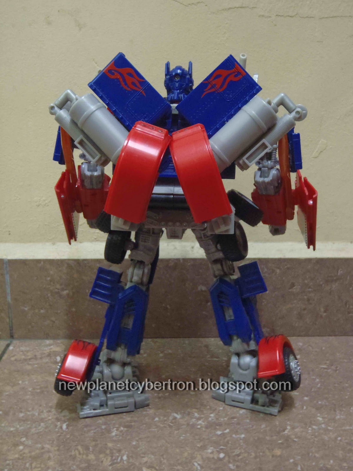 New Planet Cybertron: Transformers Review: Optimus Prime (ROTF Leader)