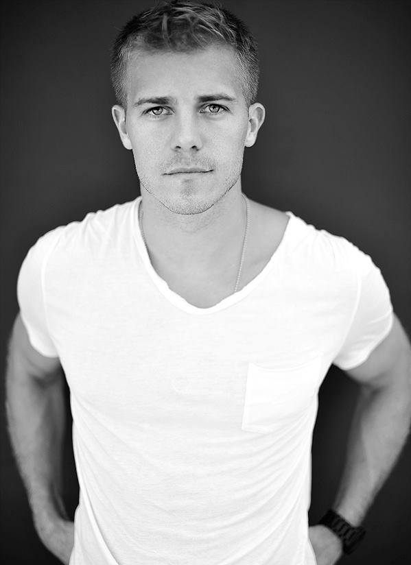 Favorite Hunks & Other Things: Friday, November 18, 2016