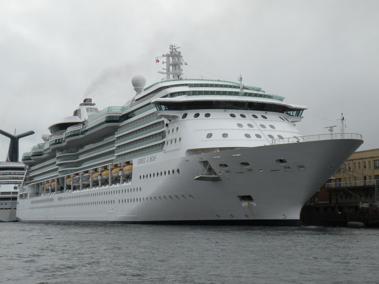 Capnkens Blog: Cruiseships at Halifax on October 13th 2011.
