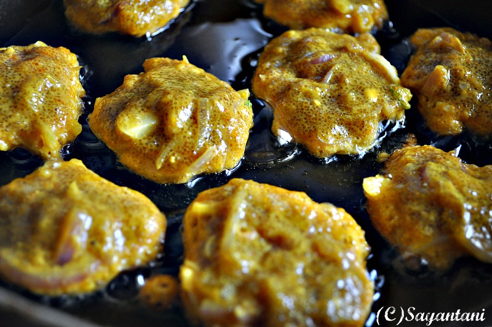 Macher Dimer Bora/ boda/ wada (Fish Roe Fritters) - A Homemaker's Diary