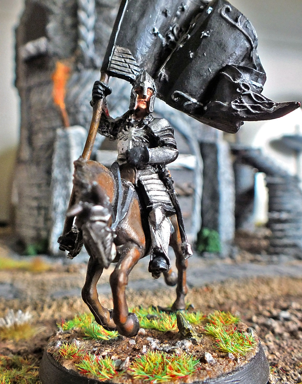 Middle Earth Minis: 86th post - Gondor Knight with Banner!