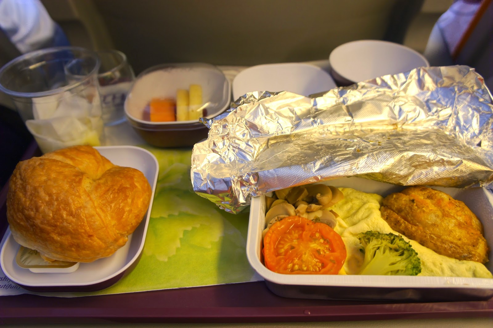 Zephyrous Travels: [Airline Review] - Thai Airways (TG402) / (TG401 ...