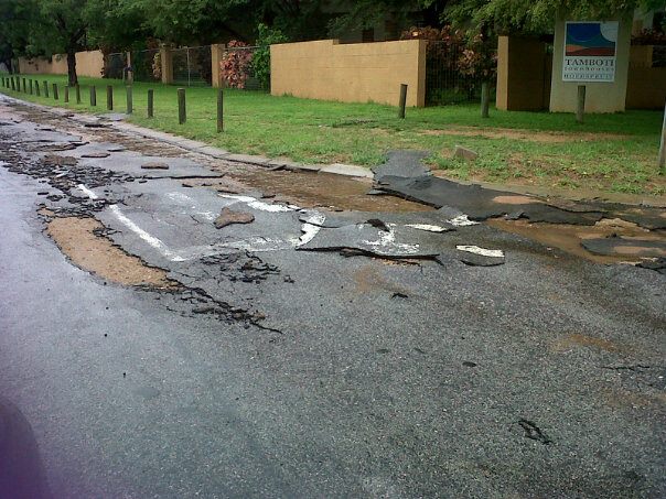 KVB NUUSBLAD: VLOEDE IN DIE LAEVELD