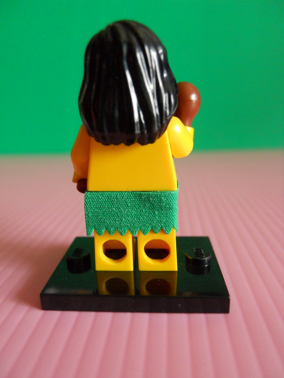 Dexters Diecasts (DexDC): LEGO Minifigure Series 3 ~ Hula Girl Dancer