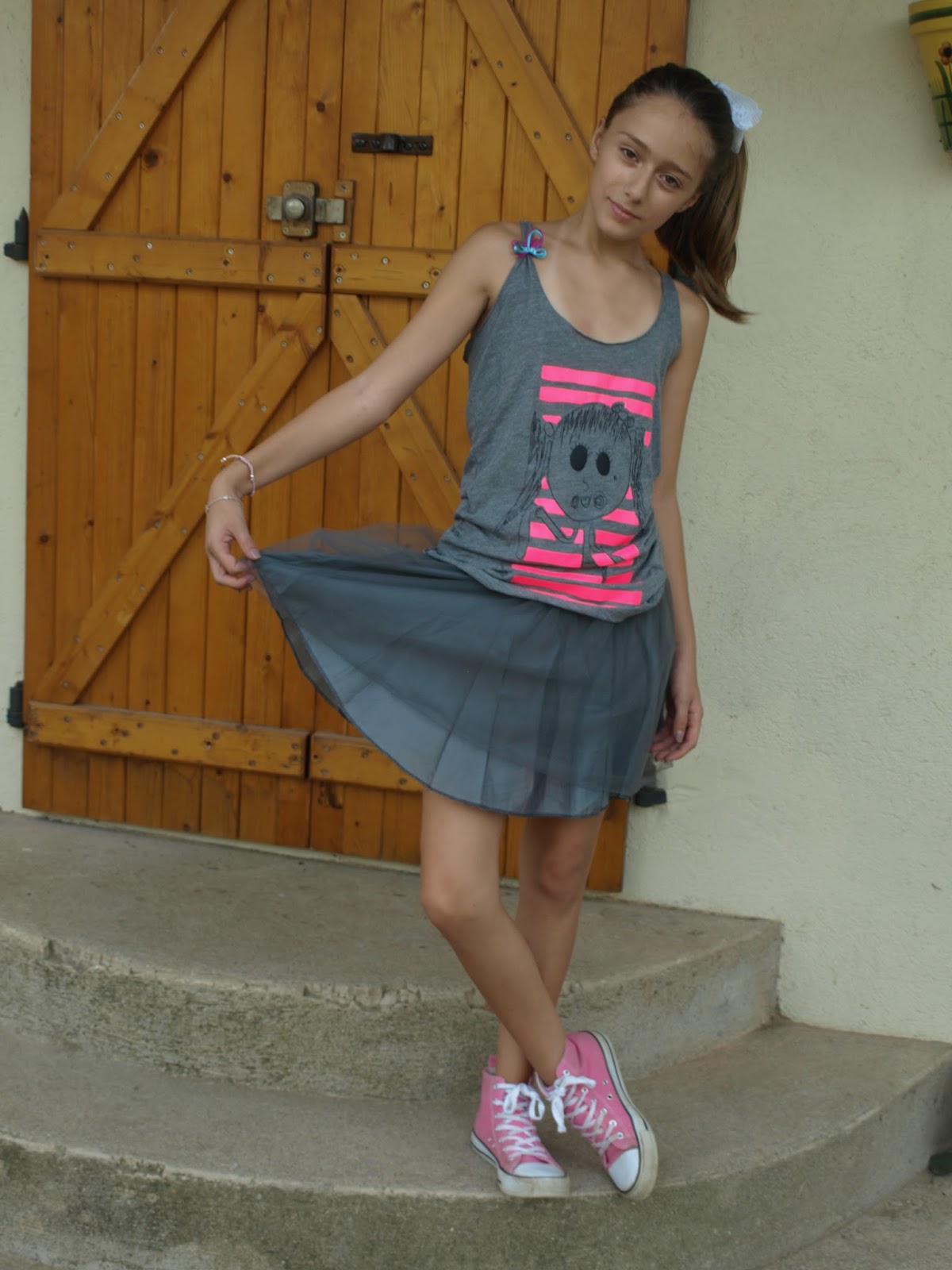 3 Sisters a la Moda: En gris y flúor con Kiddy mini model by Laura