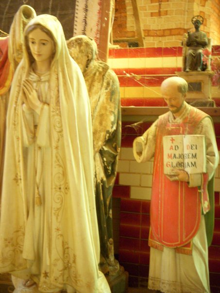 Crafting across Continents: The Ghosts of Columbus Day Past in Kisantu