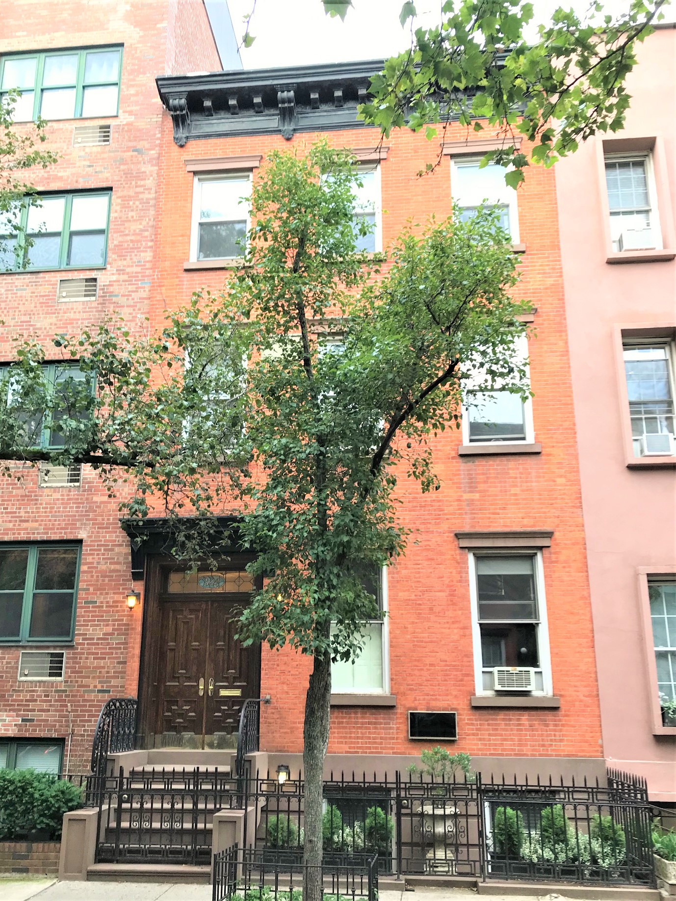 Daytonian in Manhattan: The Samuel Adams Lawrence House - 324 West 19th ...