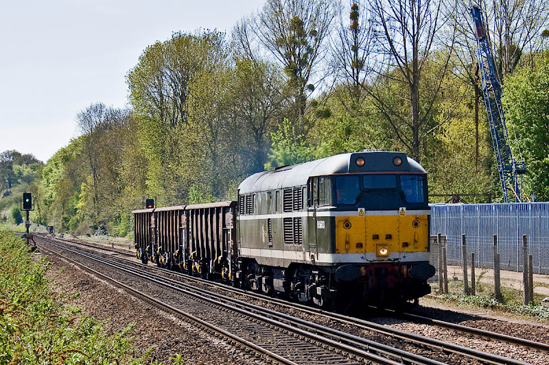 47s and other Classic Power at Southampton: 31190 with repaired wagons ...