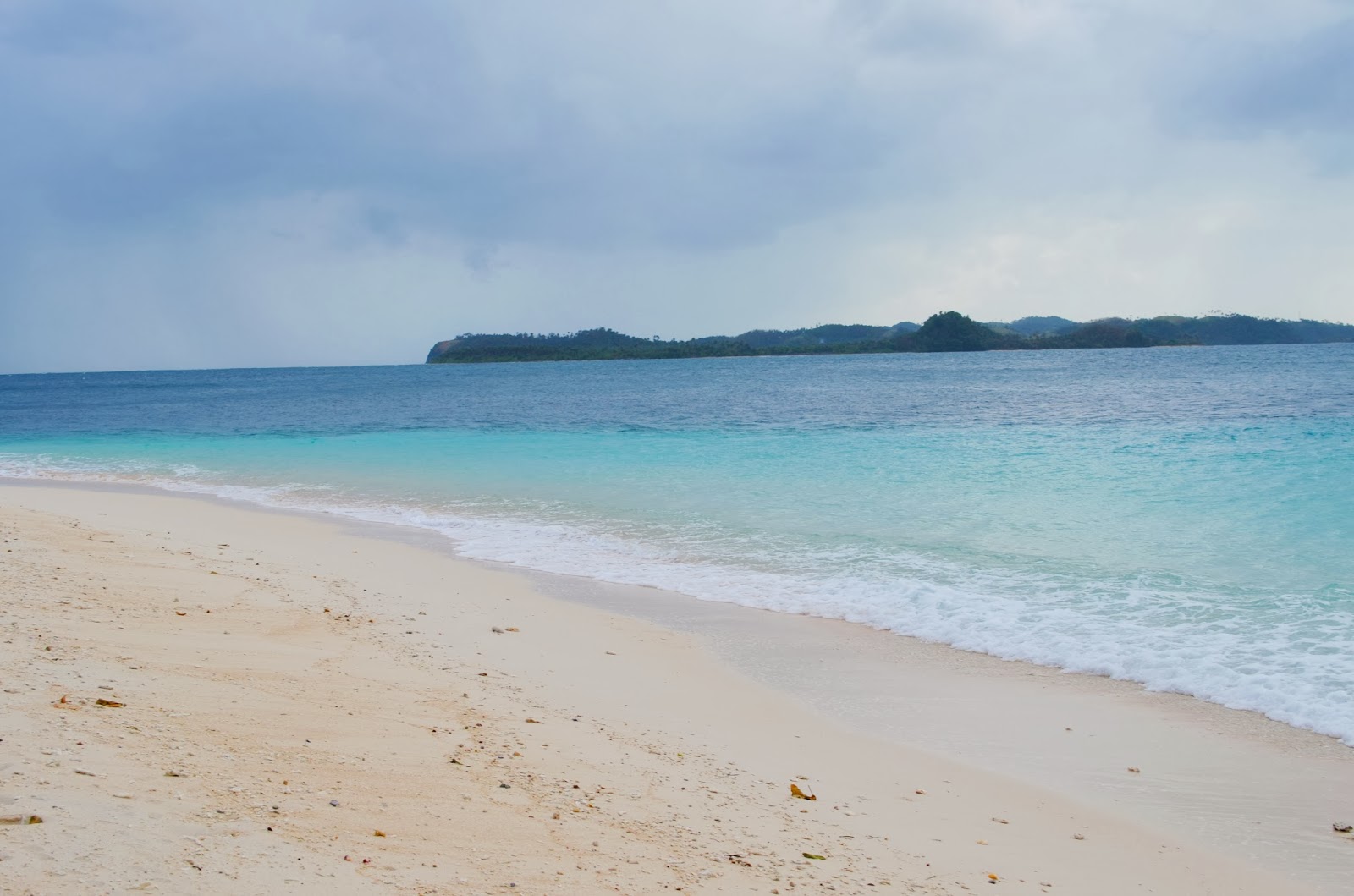 H E L L O ♥ K I M M Y : Subic Beach & Tikling Island of Matnog, Sorsogon