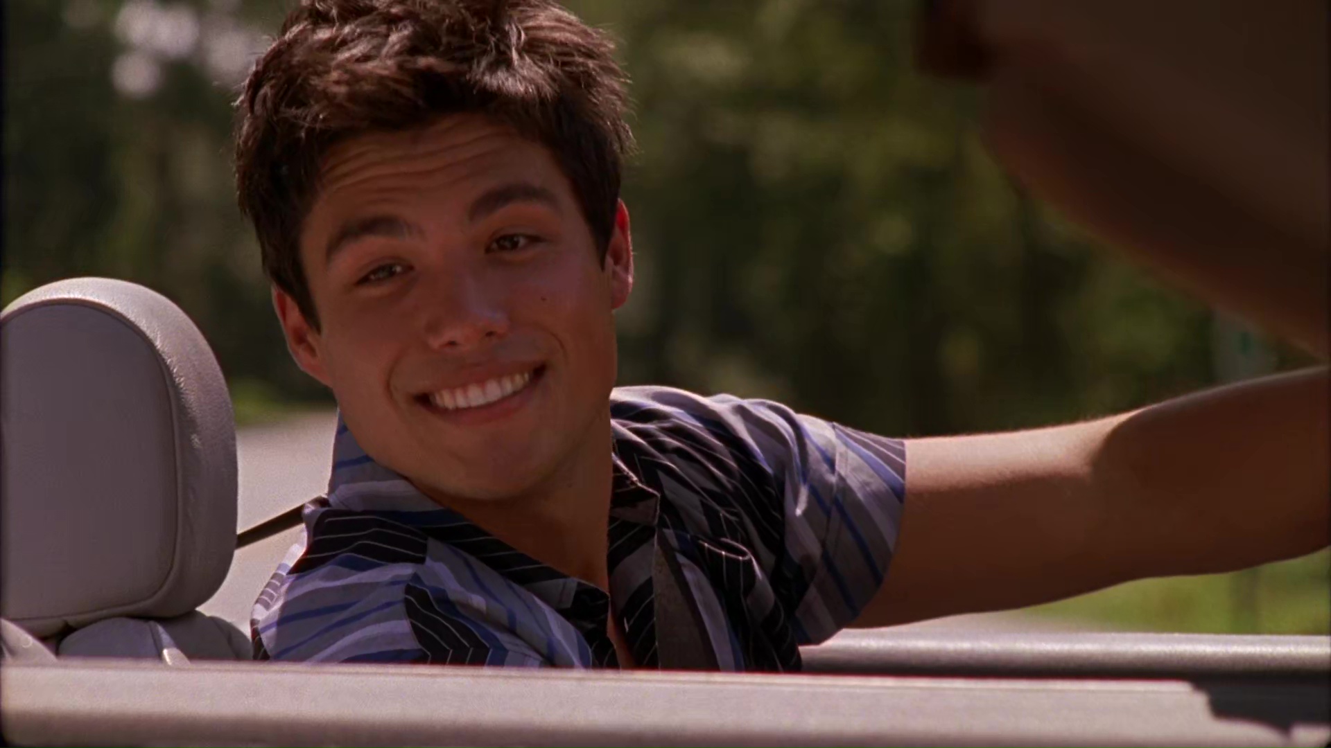 ausCAPS: Michael Copon shirtless in One Tree Hill 2-04 "You Can't ...