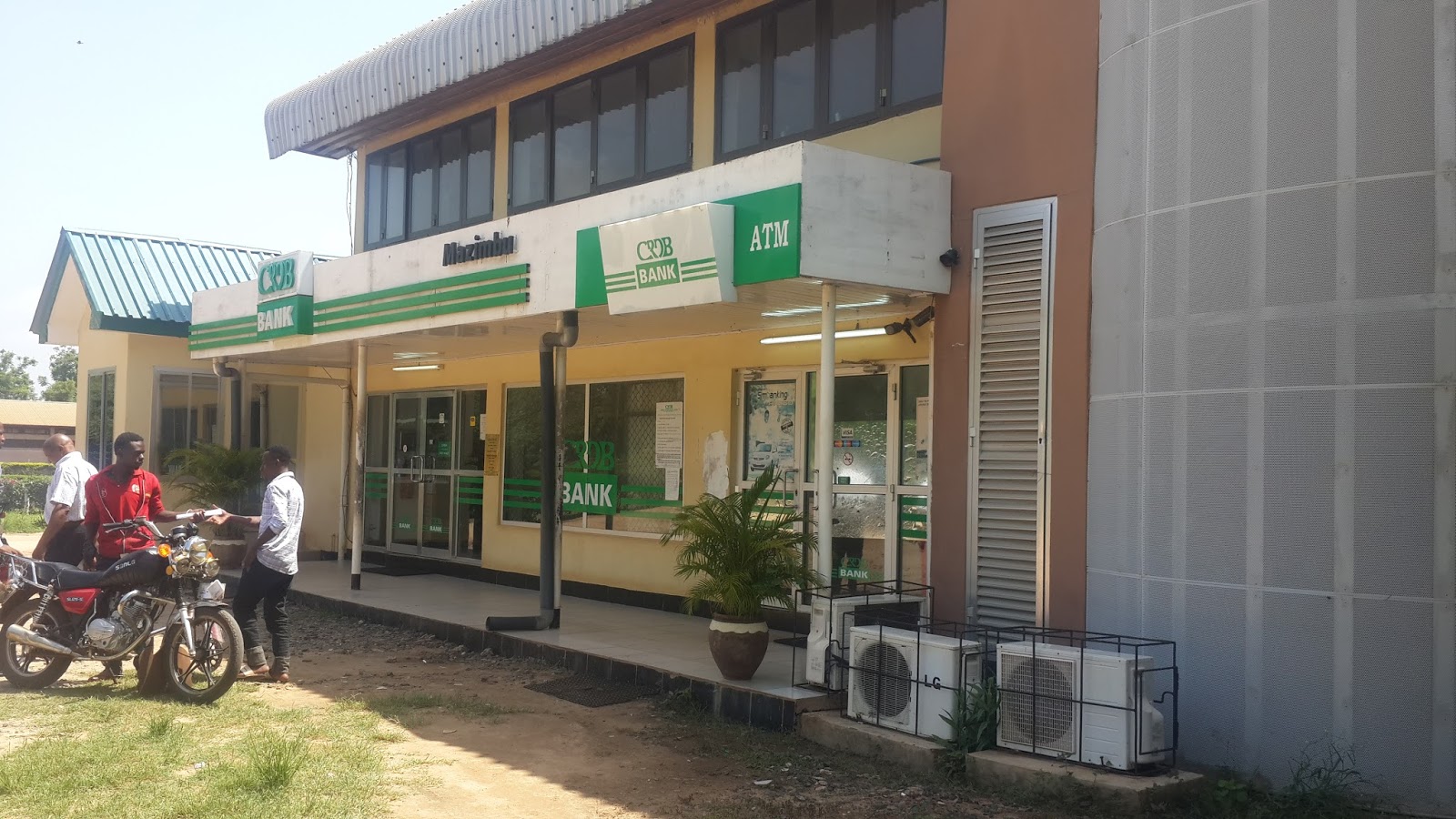 TRACING CHALLENGES AND OPPORTUNITIES : SOLOMON MANHLANGU CAMPUS (SMC)