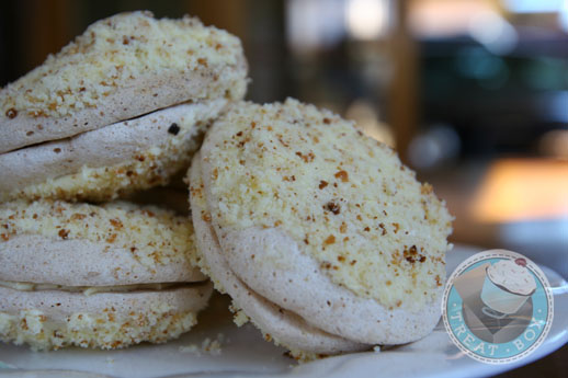 ALL i WANNA DO is BAKE!: Silvanas Meringue Buttercream Cookies