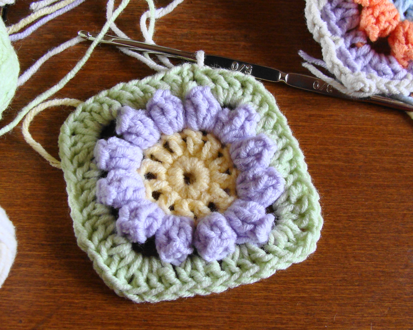 Knitting - Meeting: Granny Flower Square - free pattern