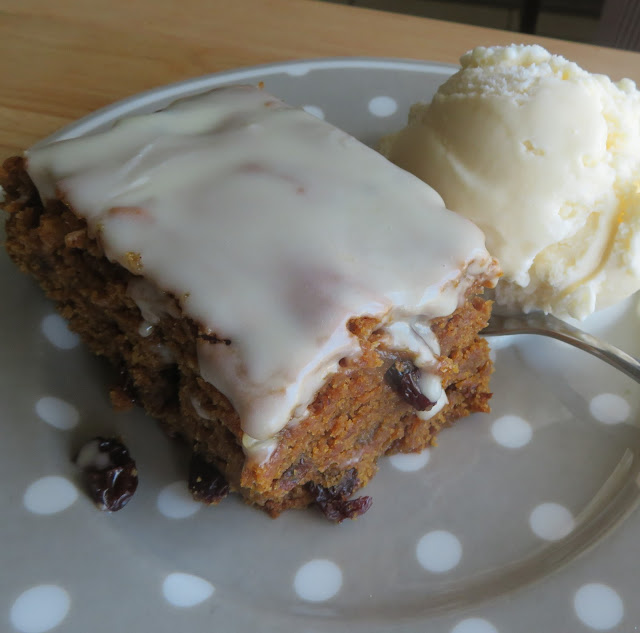 Old Fashioned Gingerbread | The English Kitchen