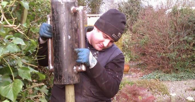 An English Homestead: Stock Fencing - Putting In Posts