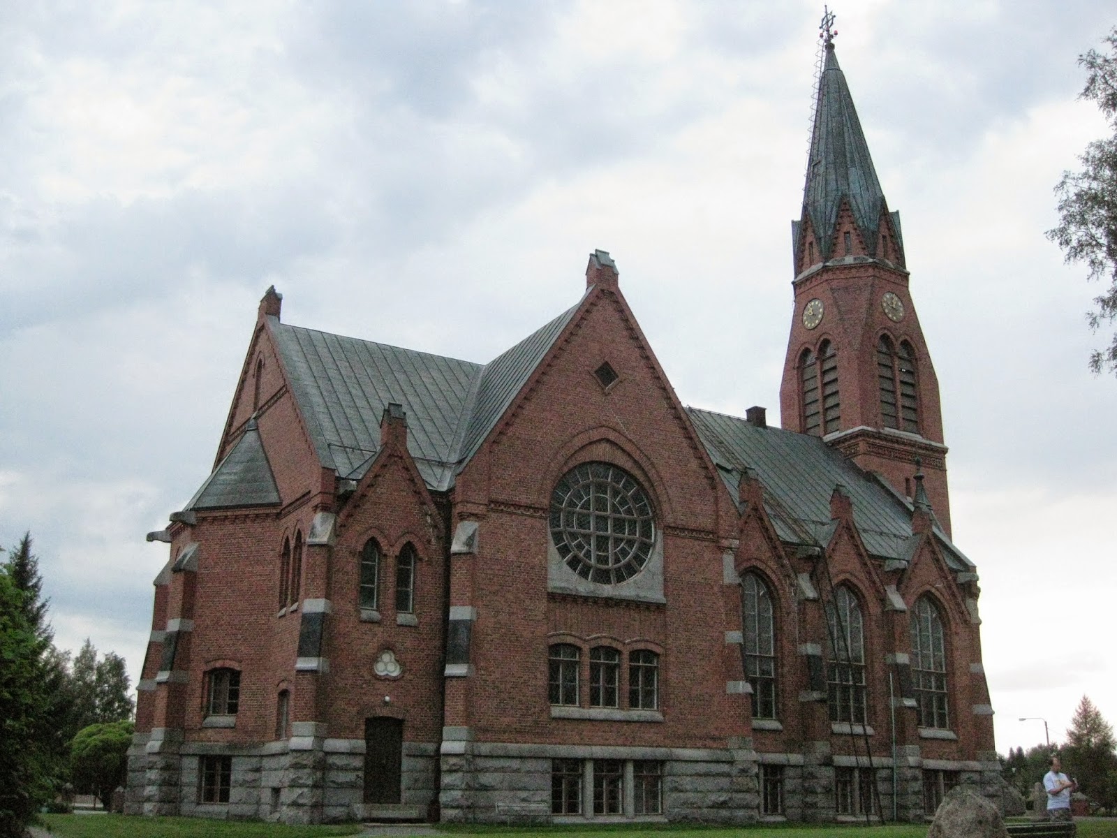 Kierrän kaarran : Kauhava