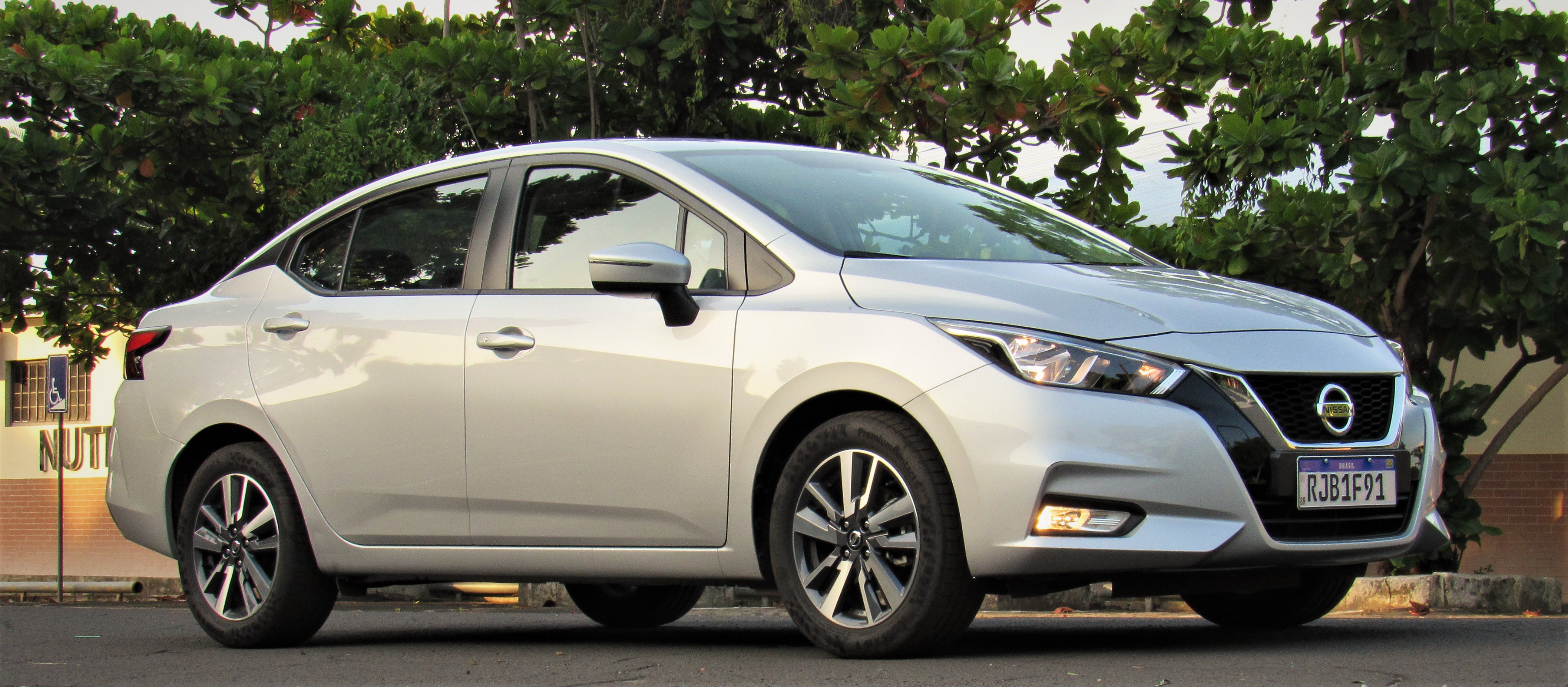 Avaliação: Nissan Versa Advance ganha sofisticação e conserva ...