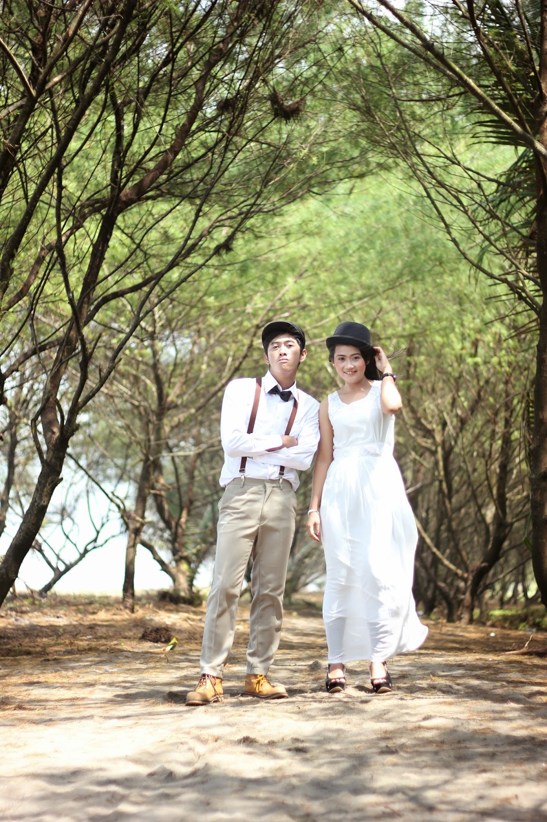 Pre wedding | Lokasi foto ( Pantai criwik kebumen ) | EMBUN PHOTOGRAPHY