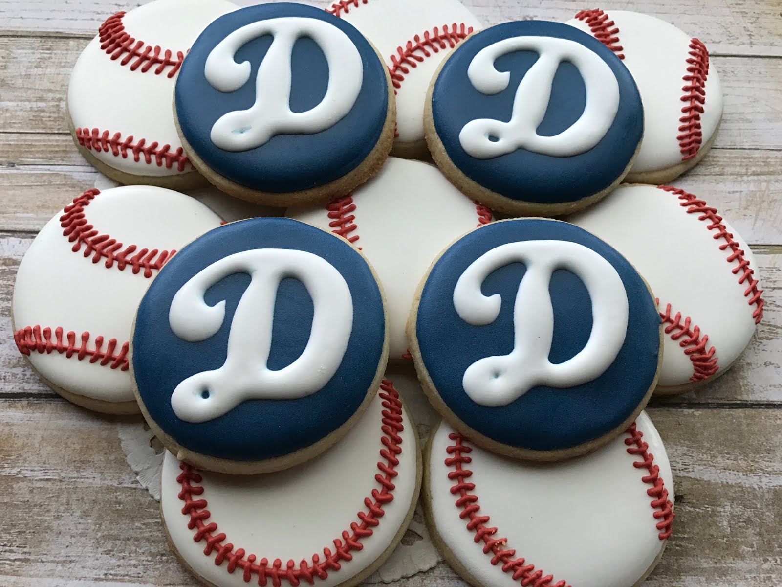Go Dodgers! T-ball Cookies | The Aggie Cookie Company