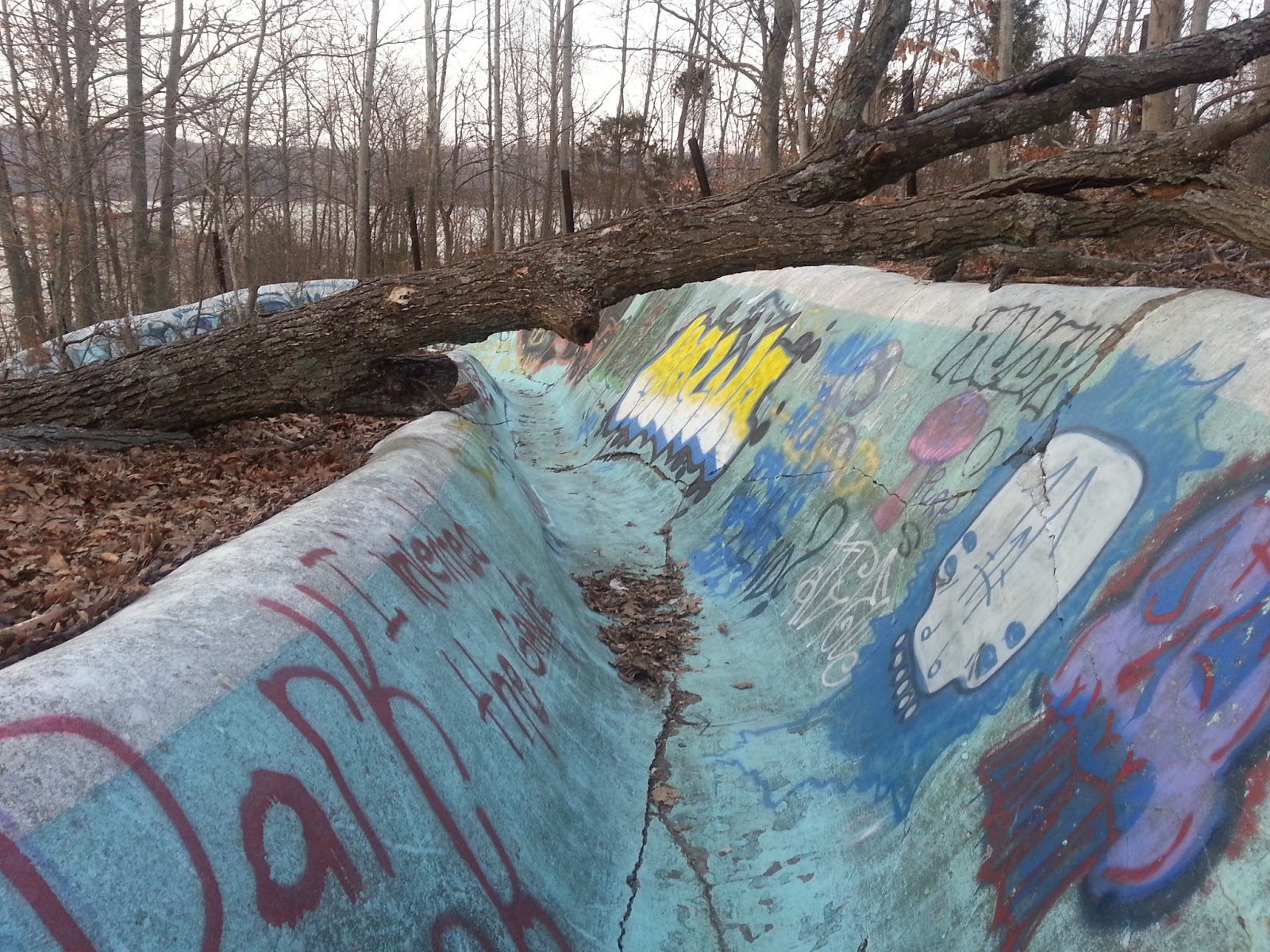 Eerie Indiana: The abandoned Zoom Floom Waterpark - Bloomington, Indiana