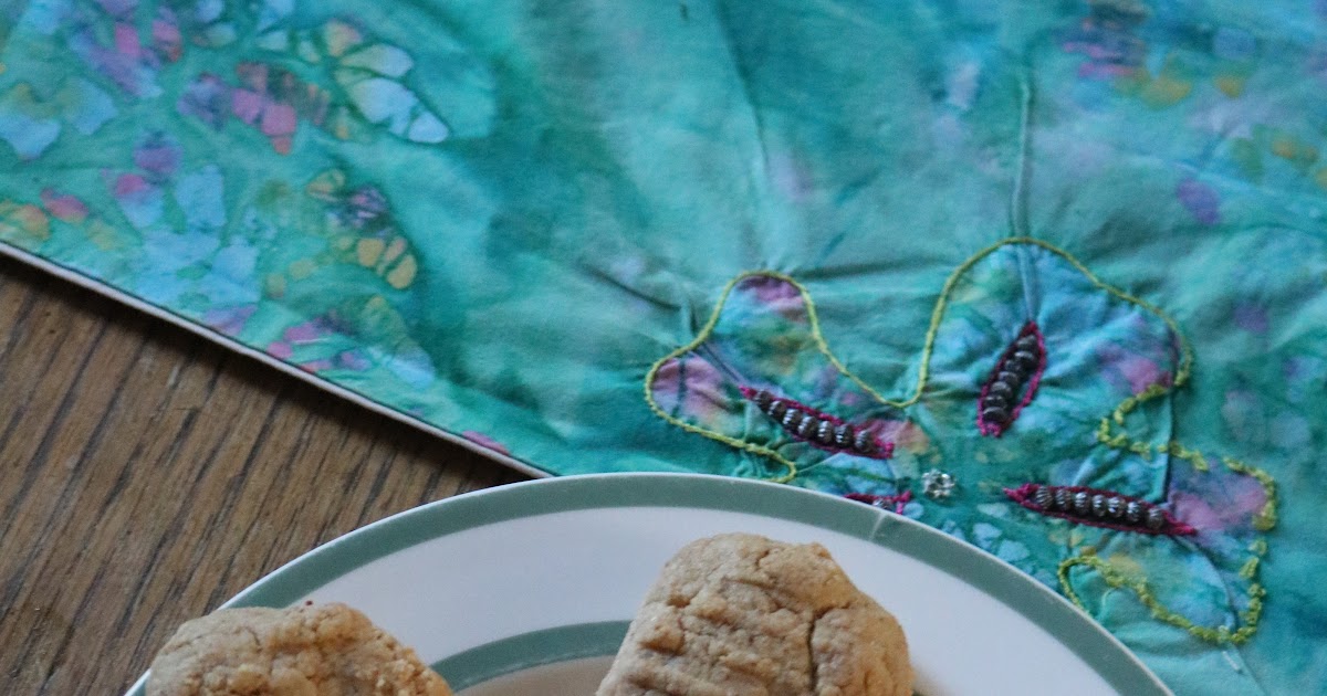 Sew many yarns: Biscuits, tea and sewing