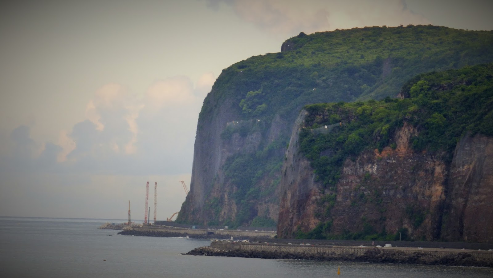 Travelling with Maveling: Pointe Des Galets - Reunion Island France.