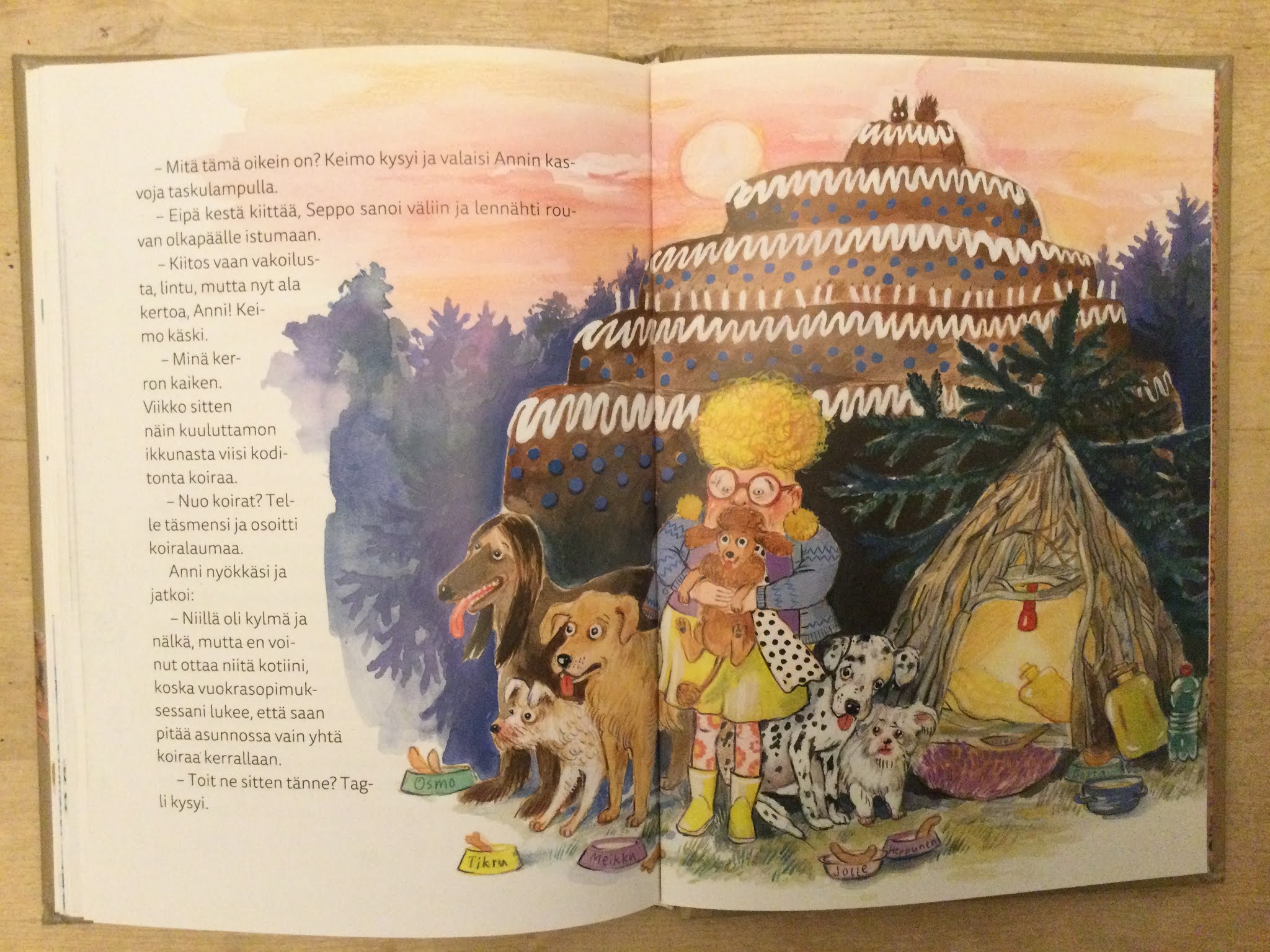 Hiiri kirjahyllyssä : Paula Noronen, Tagli ja Telle ostoskeskuksessa ...