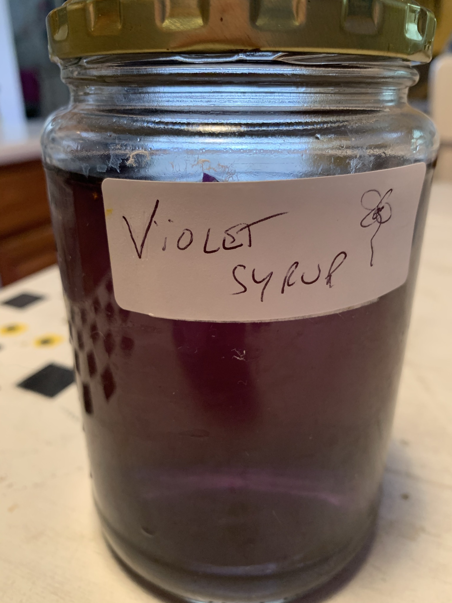WashingtonGardener: DIY: Violet Syrup