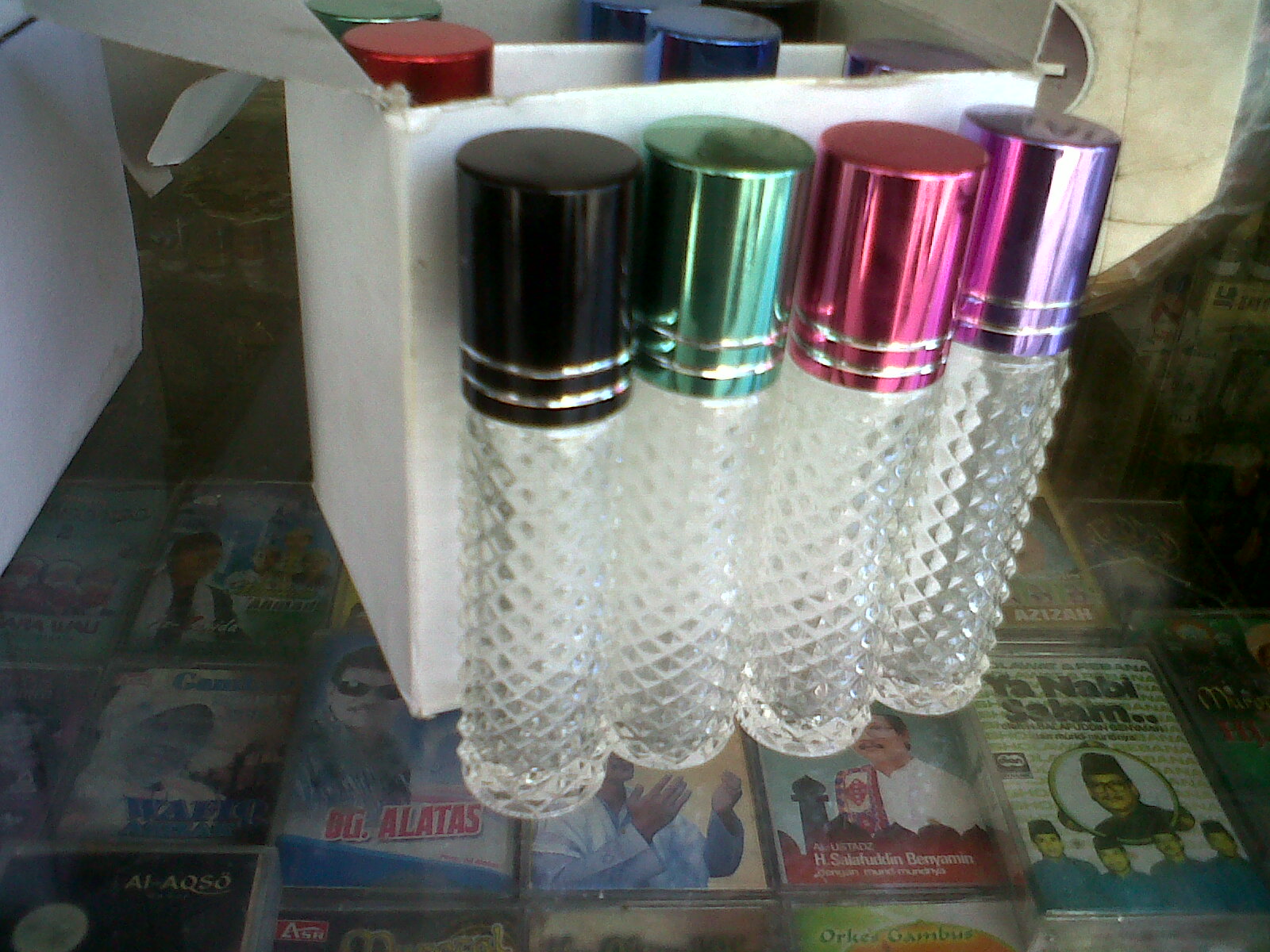 Contoh botol parfum | H R 2 Collection