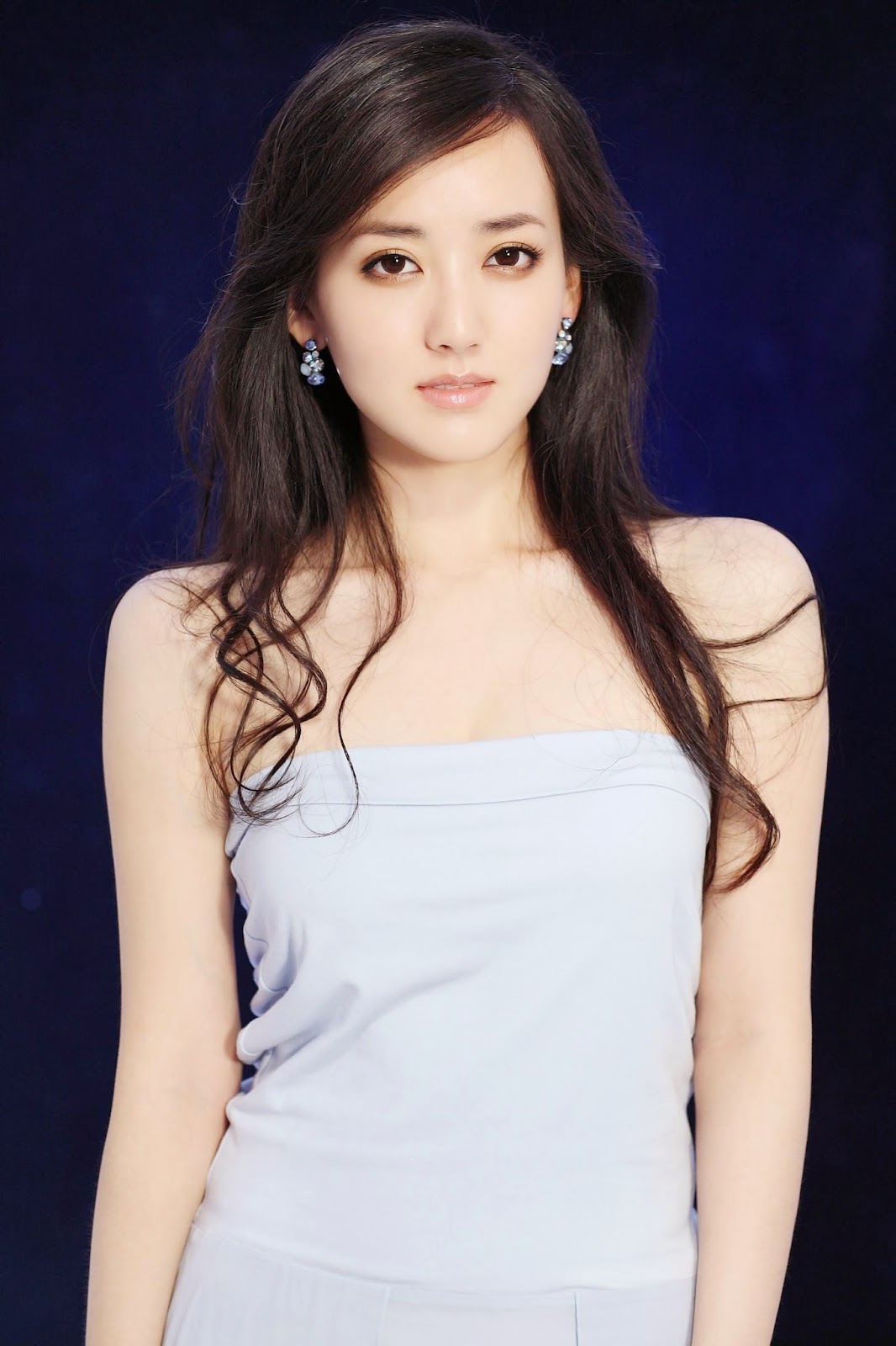 Best Free Pictures: Beautiful Chinese actress - Hu YingYi