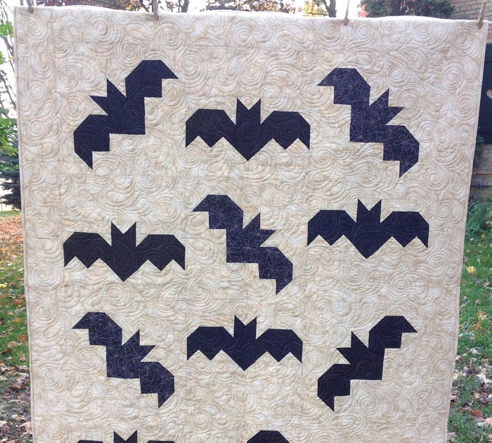 Olde Crow Primitives: HALLOWEEN BAT QUILT
