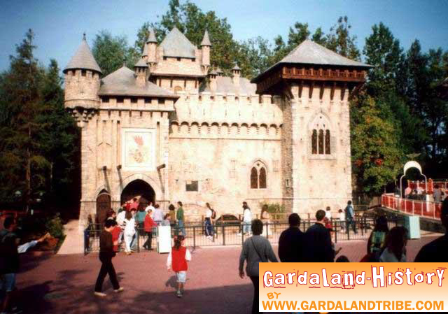 LUDPAT - L'Umarell Dei Parchi A Tema - Italian Armchair Imagineering ...