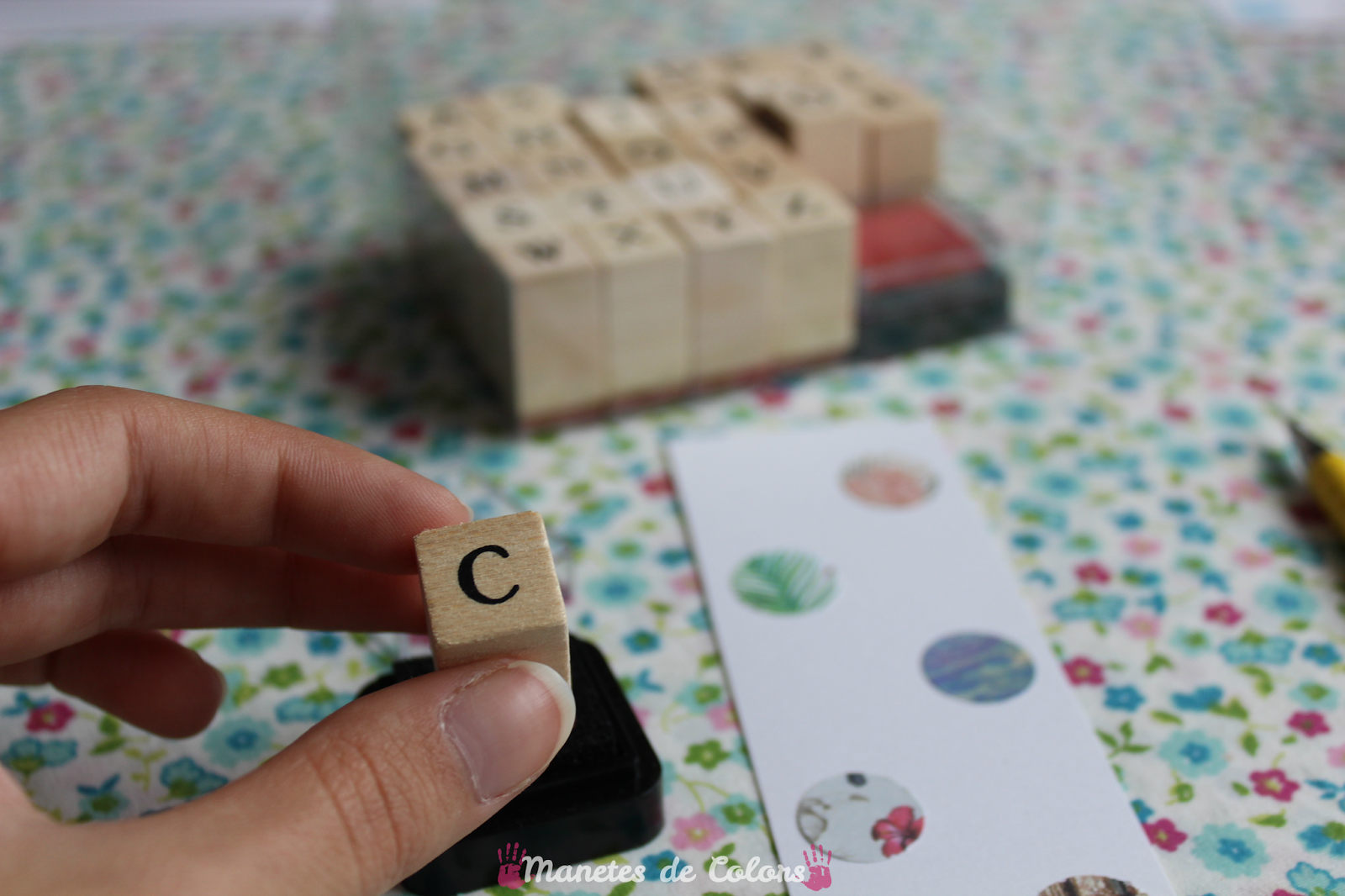 Manetes de Colors: DIY: Punt de llibre personalitzat