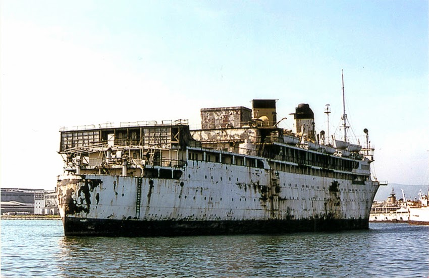 Archives maritimes: Fin de voyage pour le SS Santa Rosa, devenu Athinai