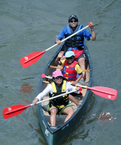 Twin Rivers Tubing: Effective Pointers for Safe River Canoeing with Kids