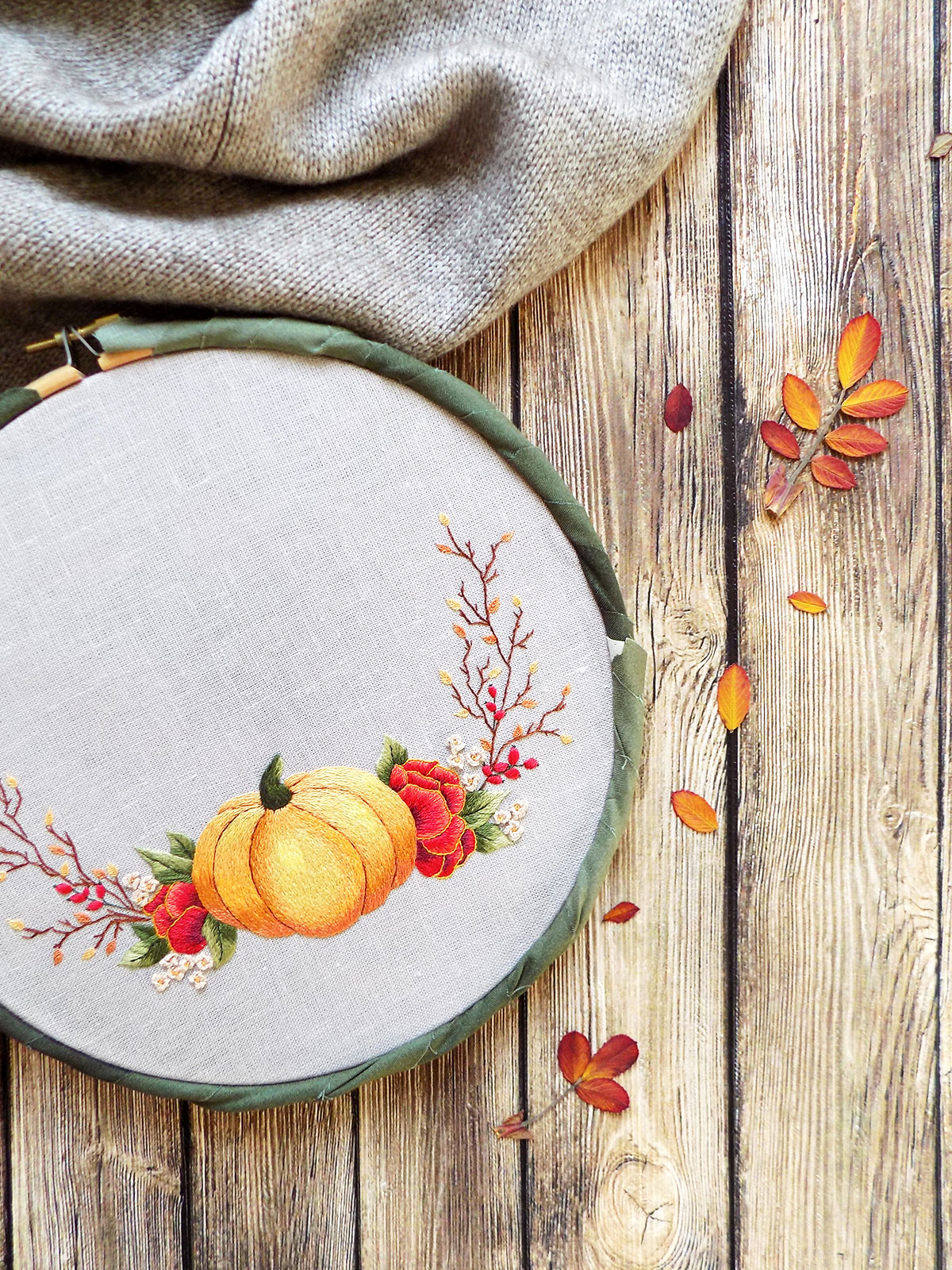 Pumpkin Season FREE pattern + tutorial on EGA - Stitch Floral