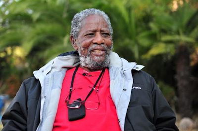 Legendary SA actor, Joe Mafela has died in car accident