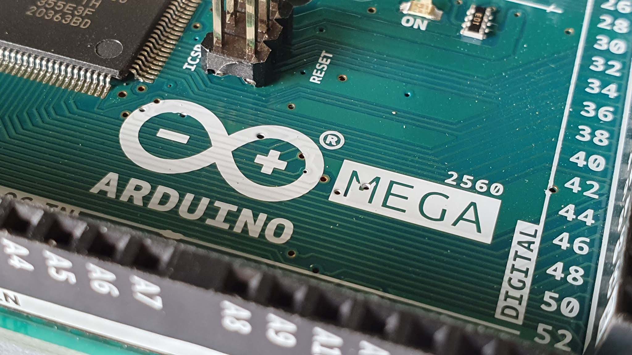 夢想與創造: [Arduino] 欣賞官方版Arduino MEGA 2560 Rev3