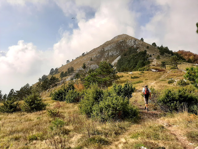 Svet pod lahkimi koraki: Notranjsko hribovje