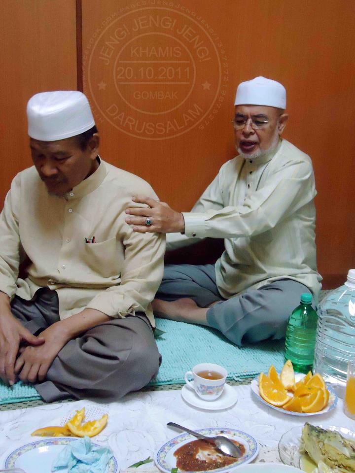 DARUSSYIFA' JASIN: TUAN GURU DATO HARON DIN ZIARAH USTAZ ISMAIL KAMUS