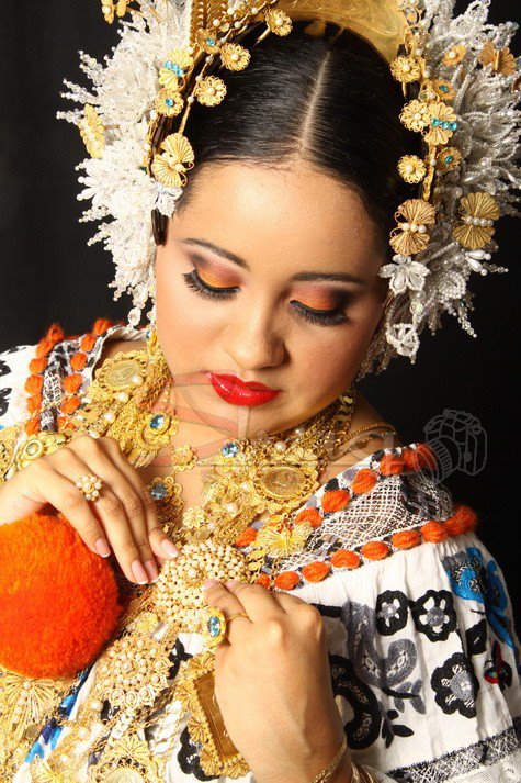 La Pollera de Panamá: Los tembleques