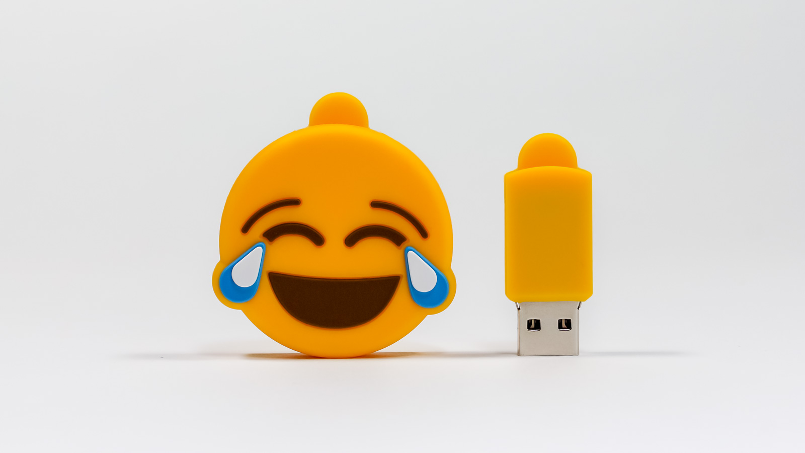 New Age Mama: New Emoji USB Flash Drives from USB Memory Direct