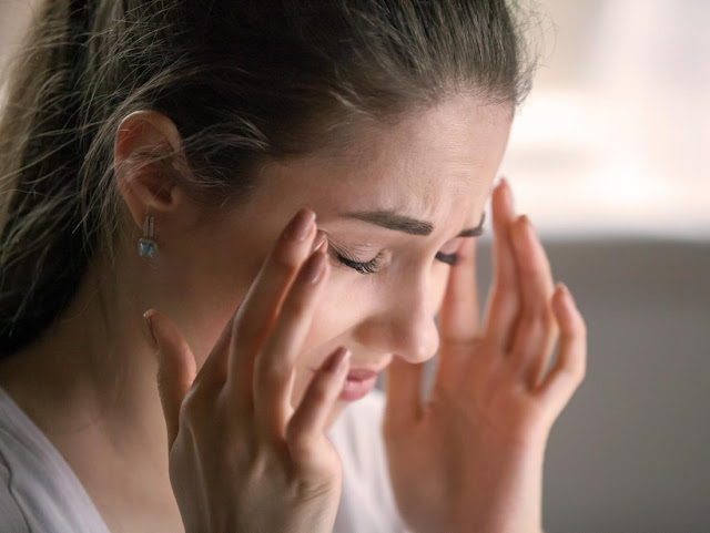 BOKISSONTHRONE: Cause and Symptoms of Bulging Forehead Veins