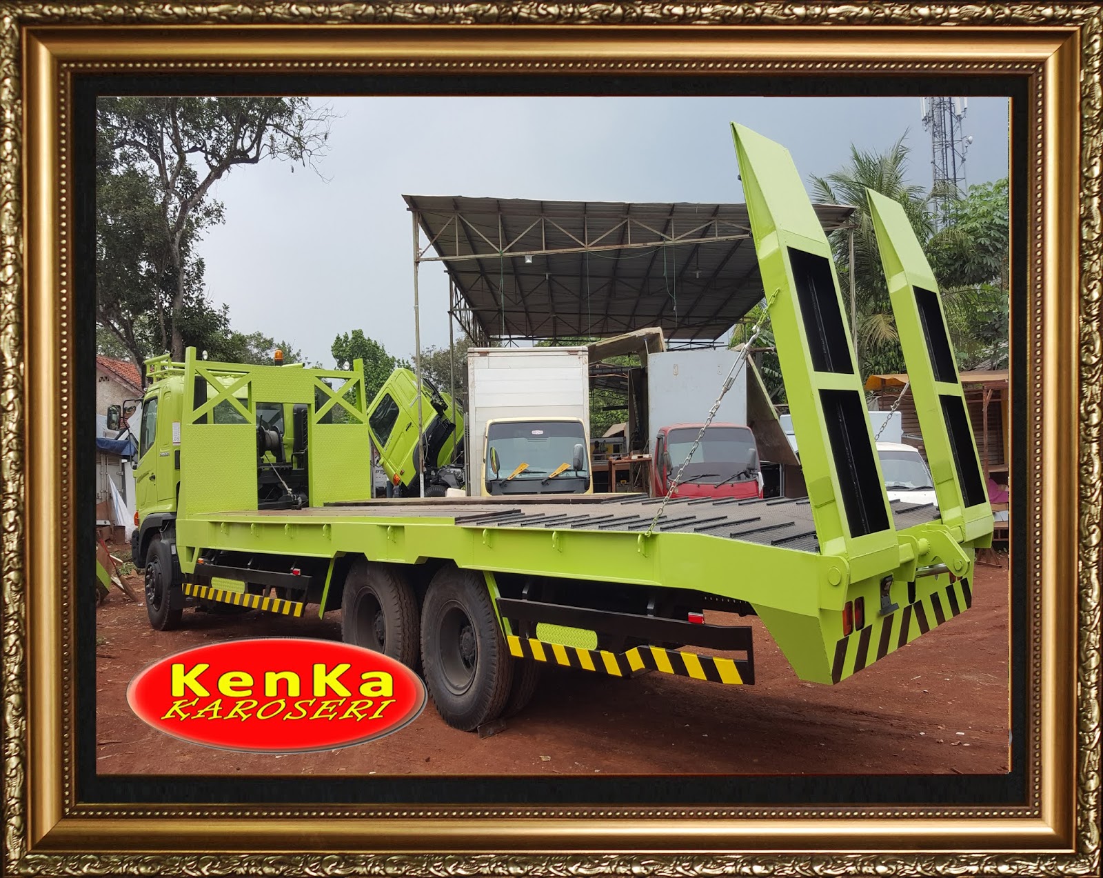 Harga Pembuatan Karoseri Self Loader >> 082113851389