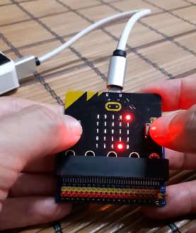 雲林SONG: MakeCode Microbit 遊戲設計：「接雞蛋」(Microbit Game: Egg Catching)