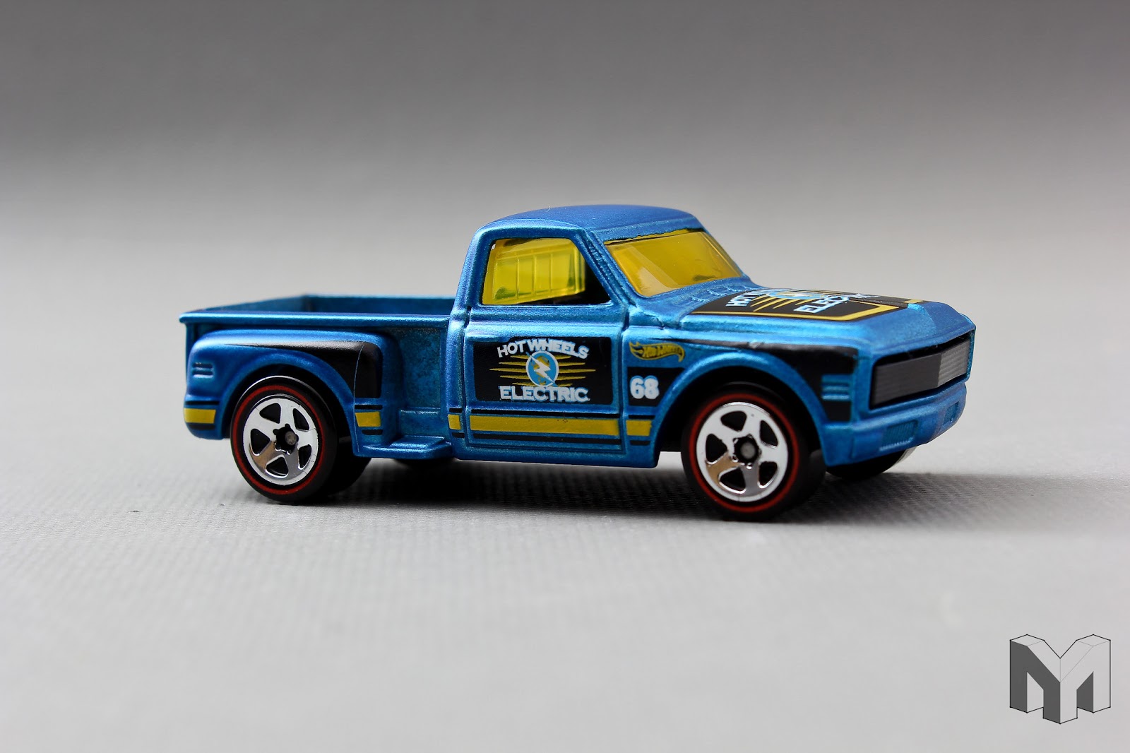 Ian's Diecast: Hotwheels: Custom 69 Chevy
